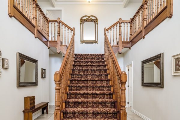 The Homebuilder's Guide to Crafting the Perfect Staircase